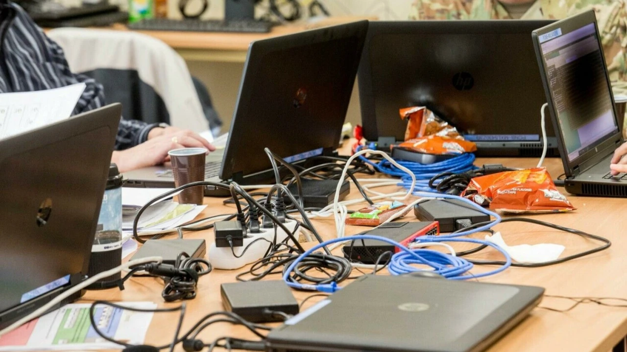 Kibernetine ataka prieš Švedijos įstaigas ir parduotuves įtariami ...