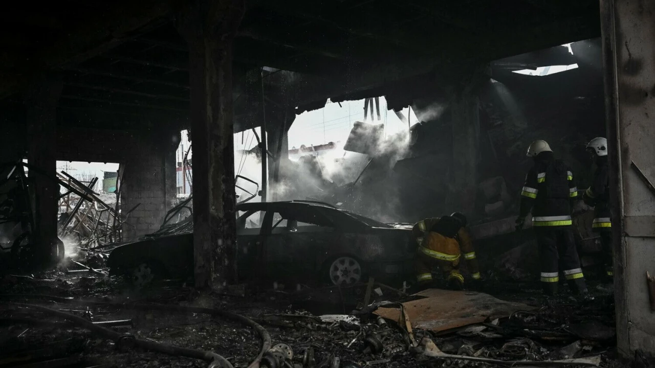 Chersone po Kyjivo atakos nėra elektros ir vandens, skelbia Maskvos ...