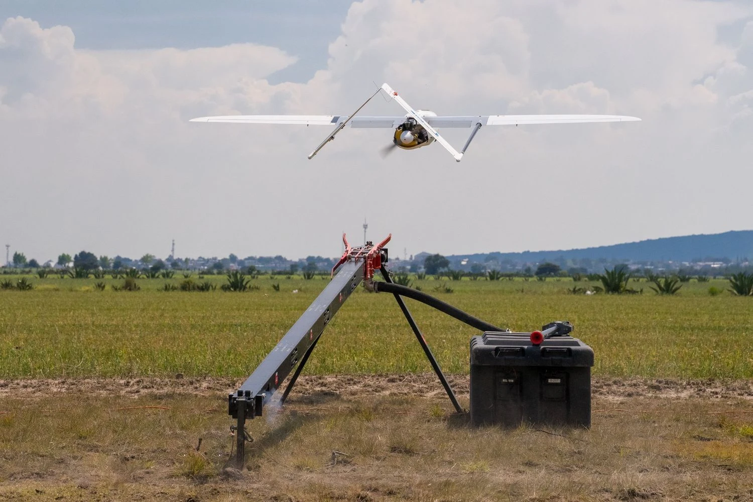 Latvijoje dingo dronas, įšaldyta jo savininkės „UAV Factory“ licencija ...